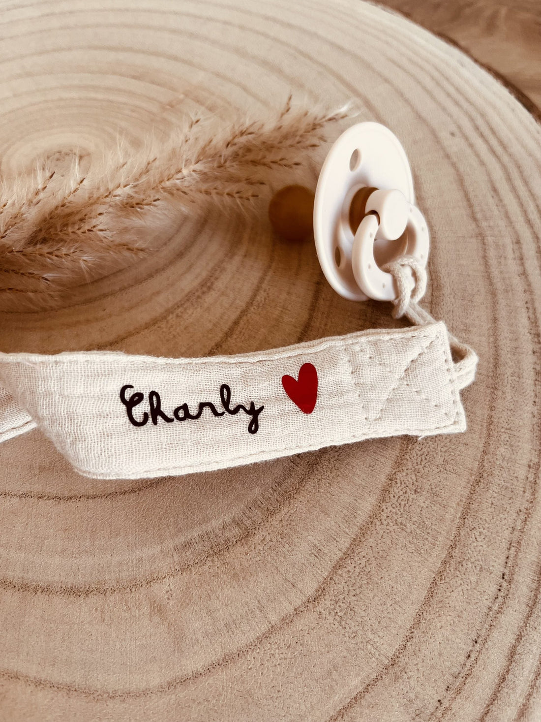 Attache-tétine en gaze de coton bio personnalisée : : l’accessoire ...